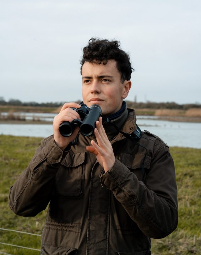 Turning a Hobby into a Passion: Join ZEISS Ambassador Toby Carter on his local Birding patch at ...