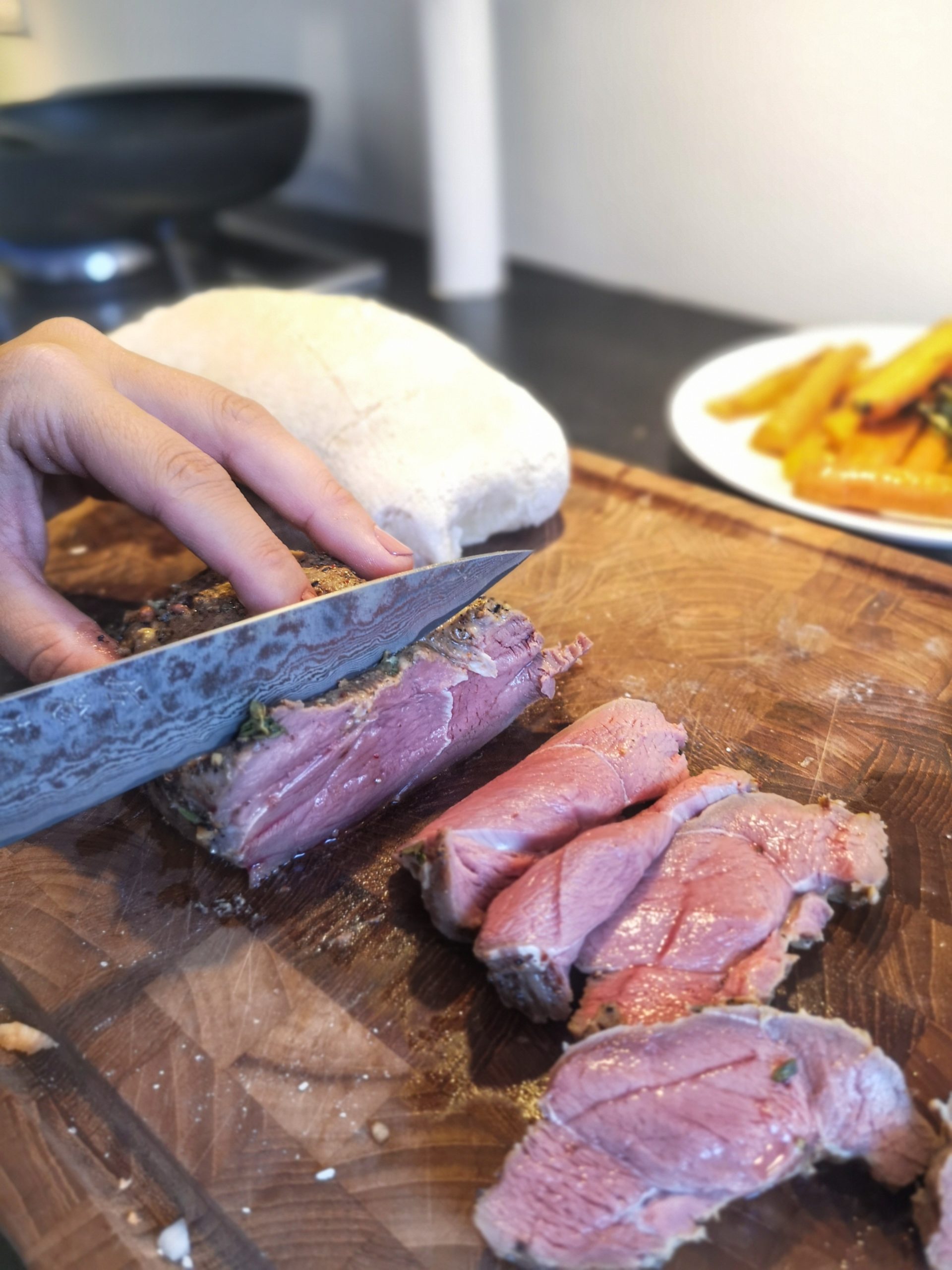 Venison Leg in Salt Dough - ZEISS Hunting