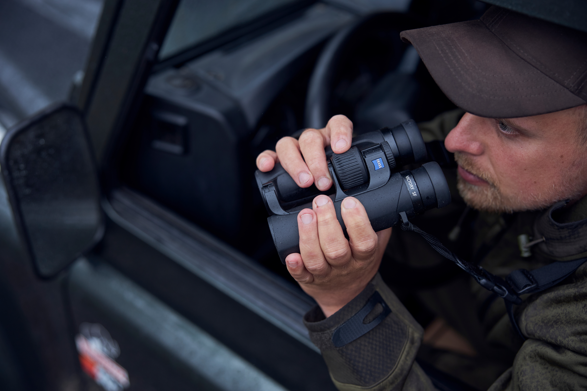 About Binoculars - ZEISS Hunting